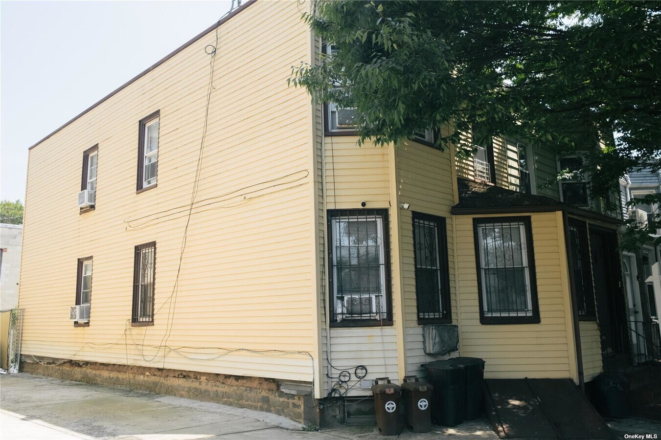 6411 65th Pl, Middle Village, NY 11379 | LoopNet