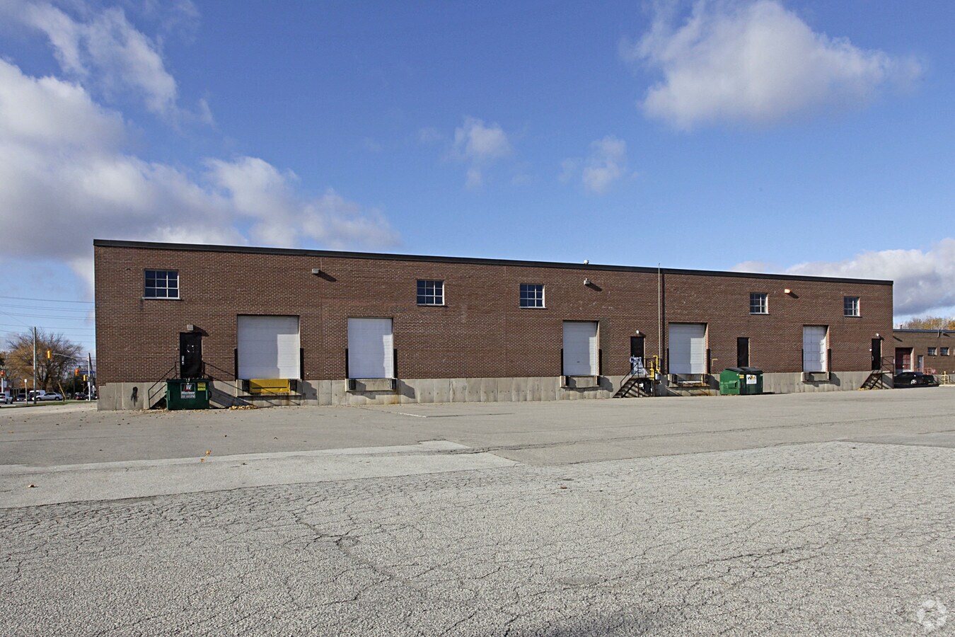830-832 Lakeshore Rd E, Mississauga, ON L5E 1E1 | LoopNet