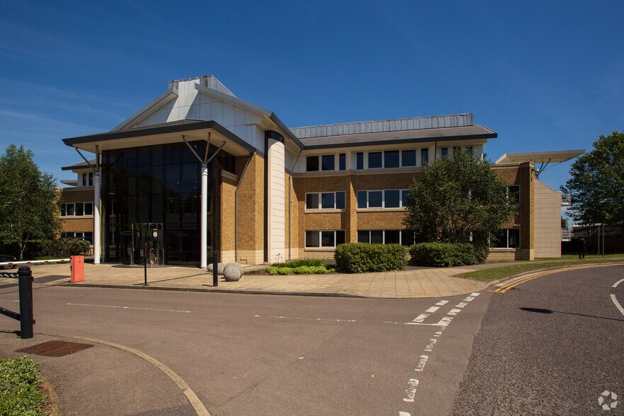 Dashwood Lang Rd, Addlestone, KT15 2NX - Building 500 | LoopNet