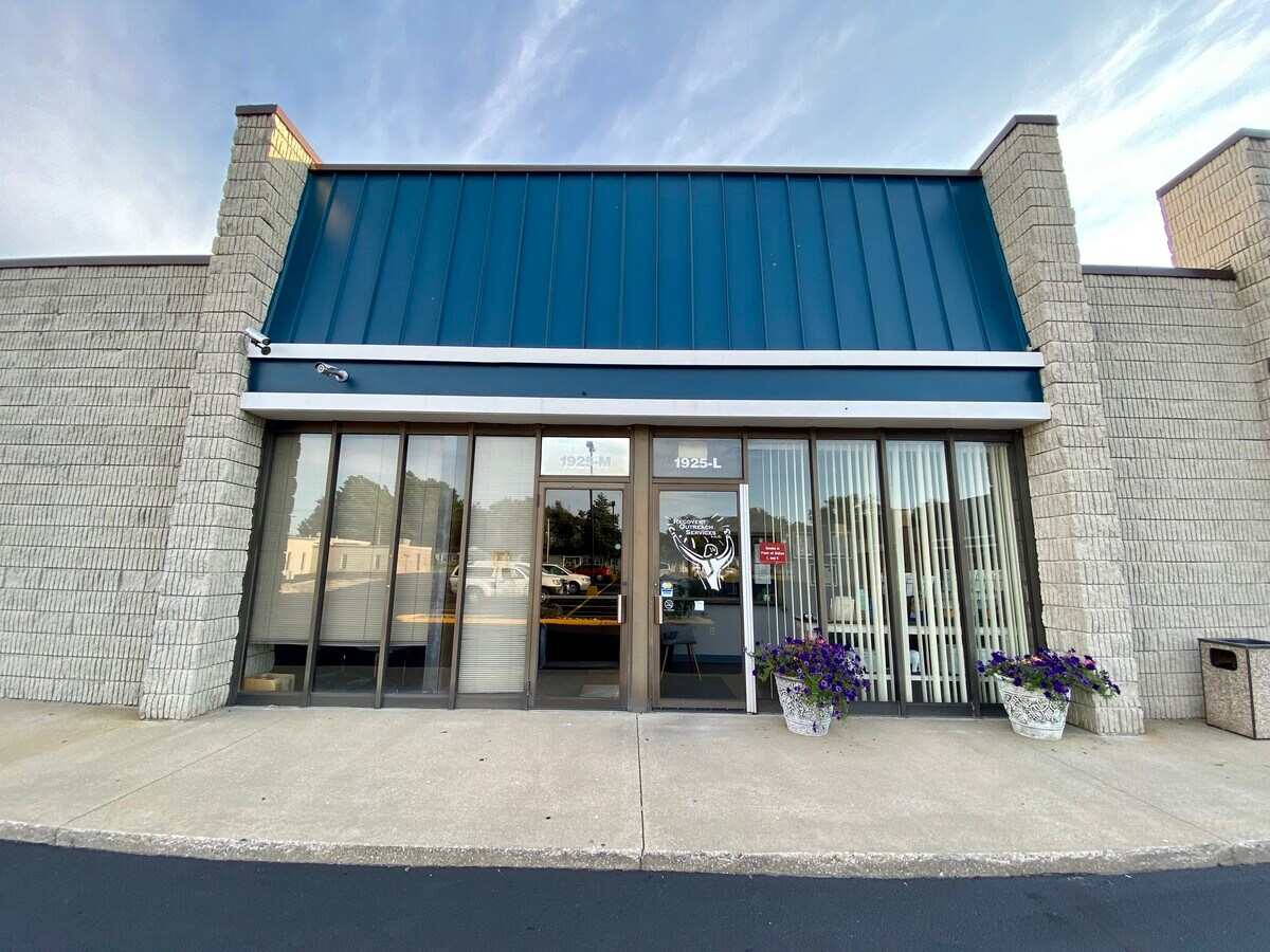 1925 E Bennett St, Springfield, MO 65804 | LoopNet