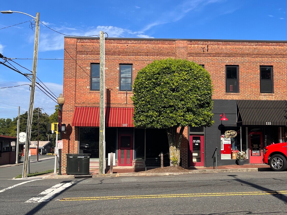 107 Hillsboro, Pittsboro, NC 27312 | LoopNet