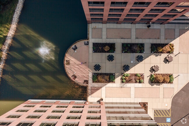 JLL - Chicago Commercial Listings & Brokers | LoopNet