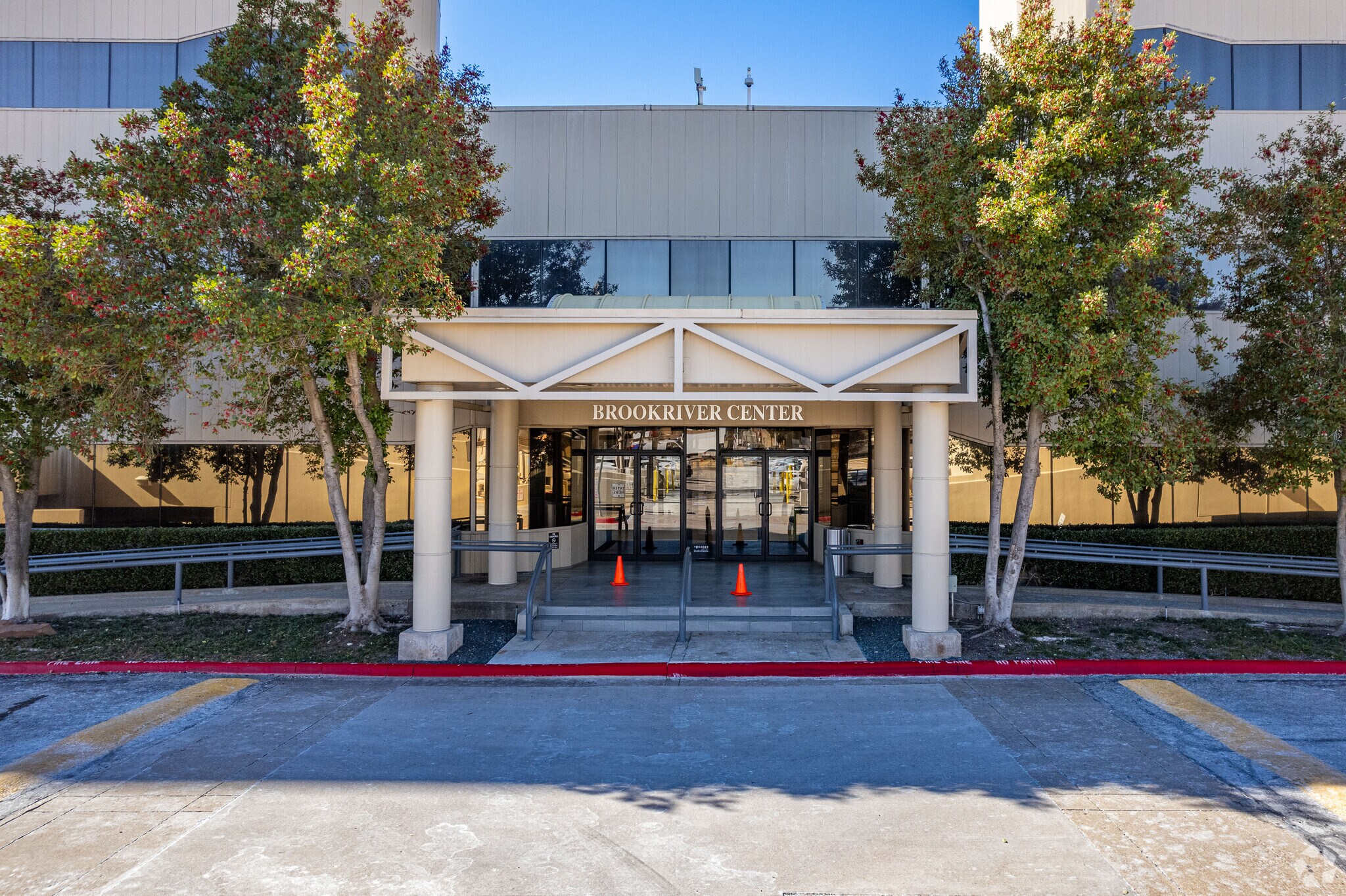 8200 Brookriver Dr, Dallas, TX 75247 - Brookriver North & South - 8150 ...