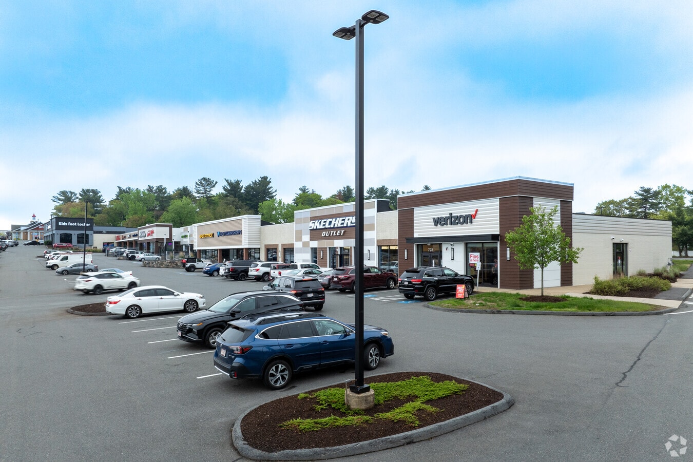 723-759 Broadway, Saugus, MA 01906 - Hillside Plaza | LoopNet