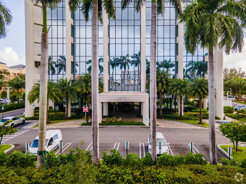 2875 NE 191st St, Aventura, FL 33180 - Turnberry Plaza | LoopNet