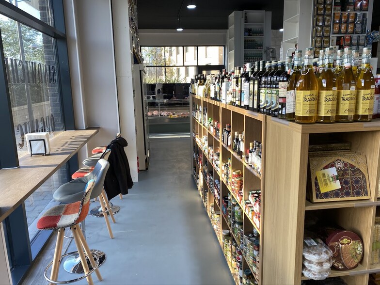 Lakeside Dr, London, LND NW10 7GL - Regency Heights | LoopNet