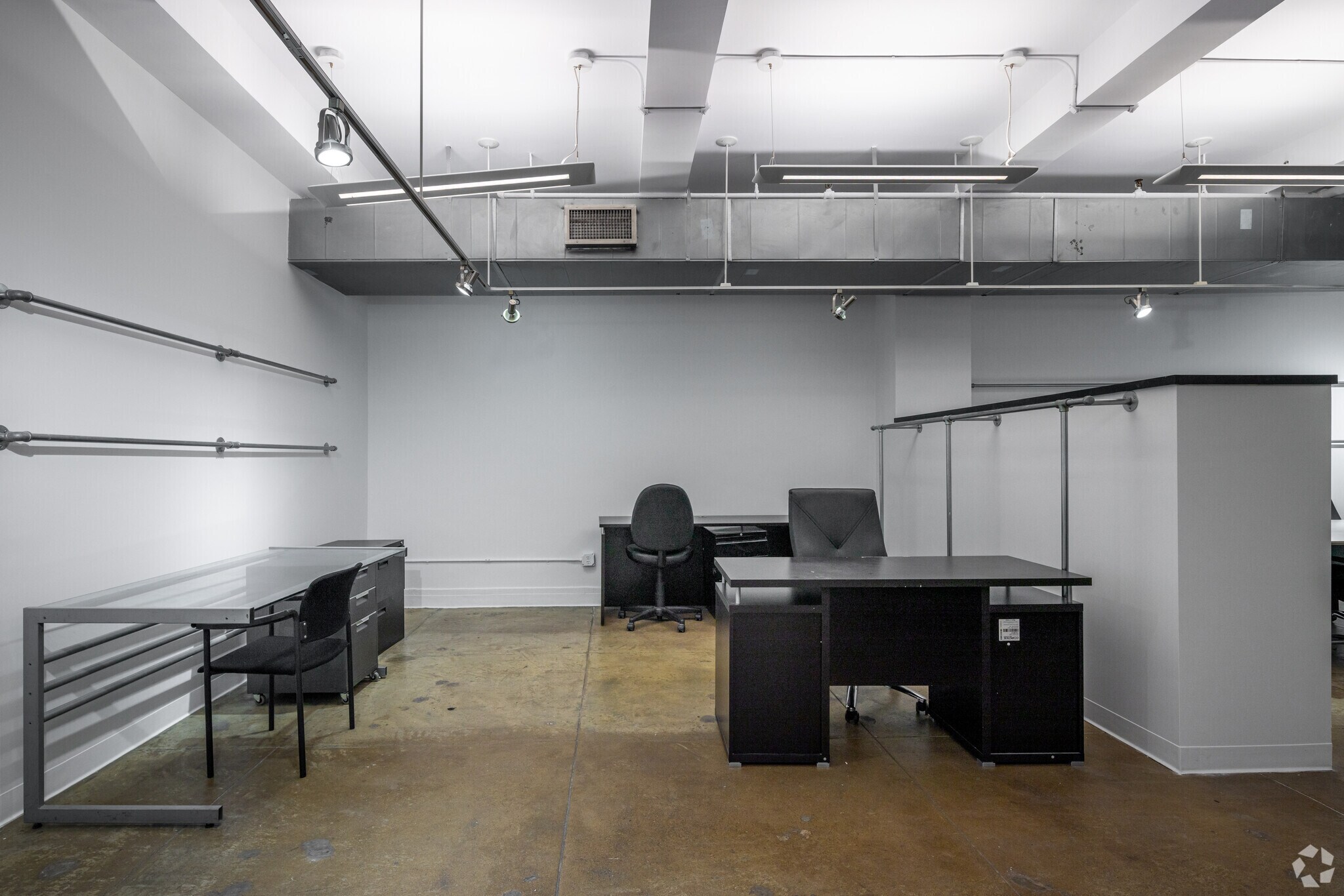 250 W 39th St, New York, NY 10018 - 39th Street Fashion Center | LoopNet