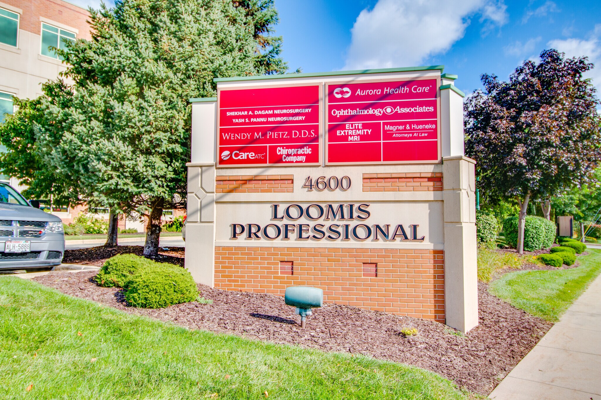 4600 W Loomis Rd, Greenfield, WI 53220 - Loomis Professional Building ...