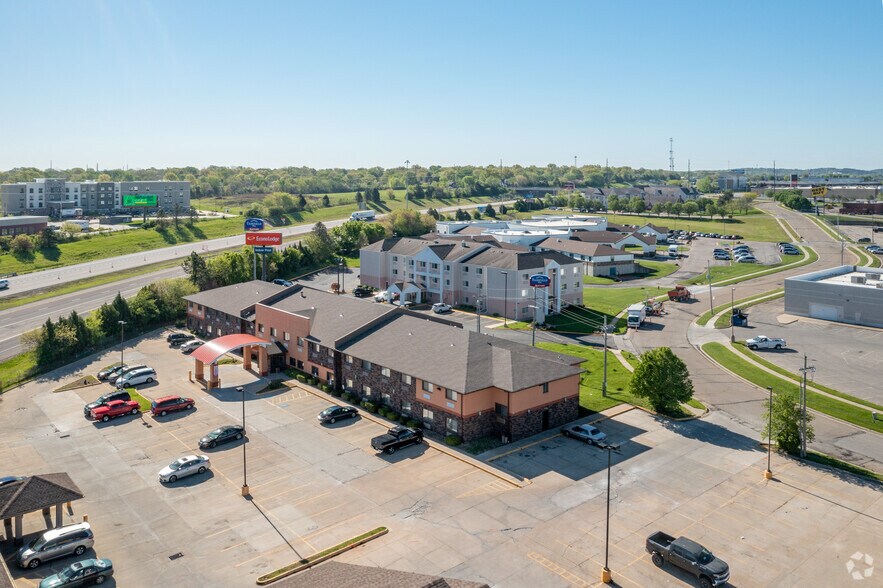 1518 SW Wanamaker Rd, Topeka, KS 66604 - Econo Lodge At Wanamaker ...