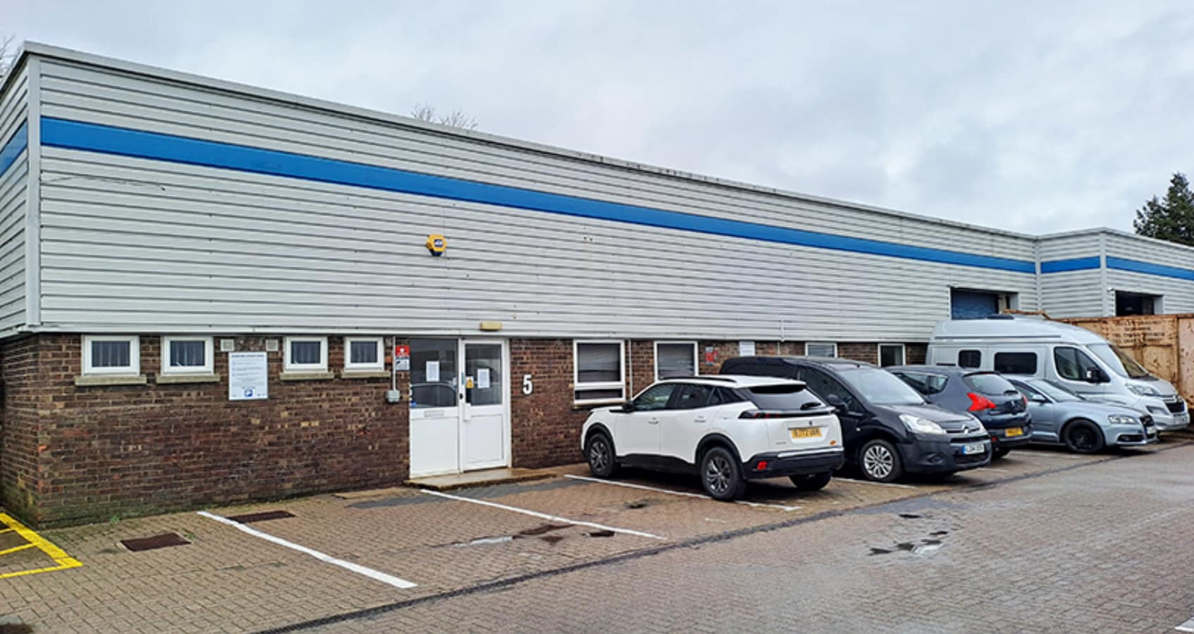 Lynton Rd, Swindon, SN2 2QJ | LoopNet