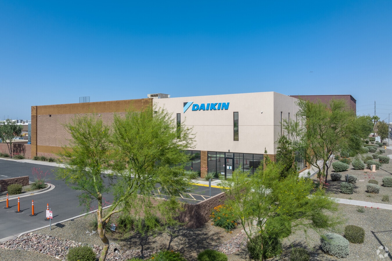 4940 W Lower Buckeye Rd, Phoenix, AZ 85043 - Daikin Applied | LoopNet