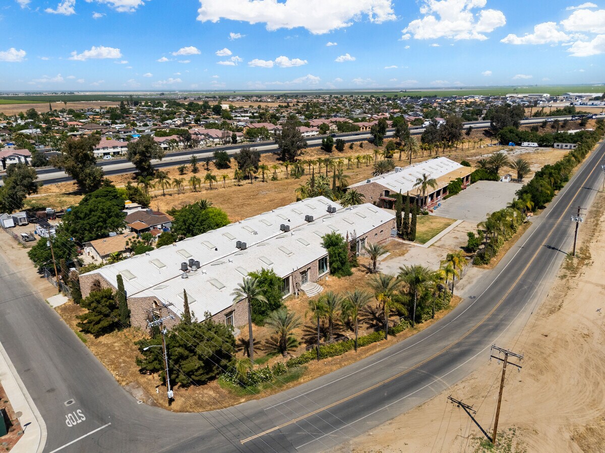 1833 Glenwood St, Delano, CA 93215 | LoopNet