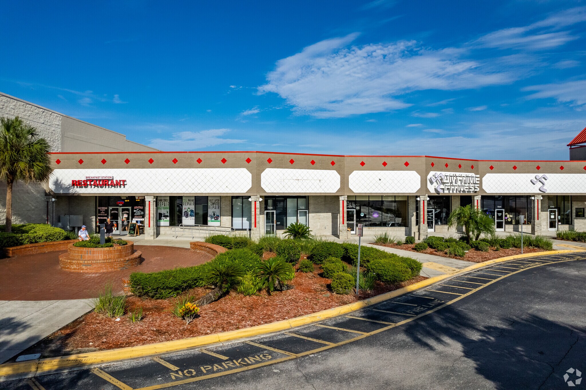 7325-7407 Gall Blvd, Zephyrhills, FL 33541 - Merchants Square | LoopNet