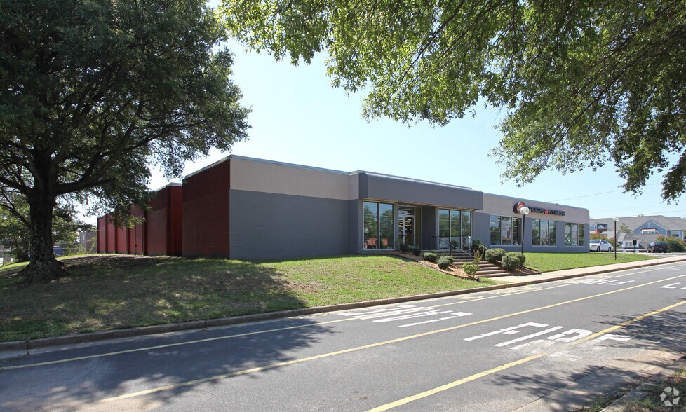 8404 N Tryon St, Charlotte, NC 28262 | LoopNet