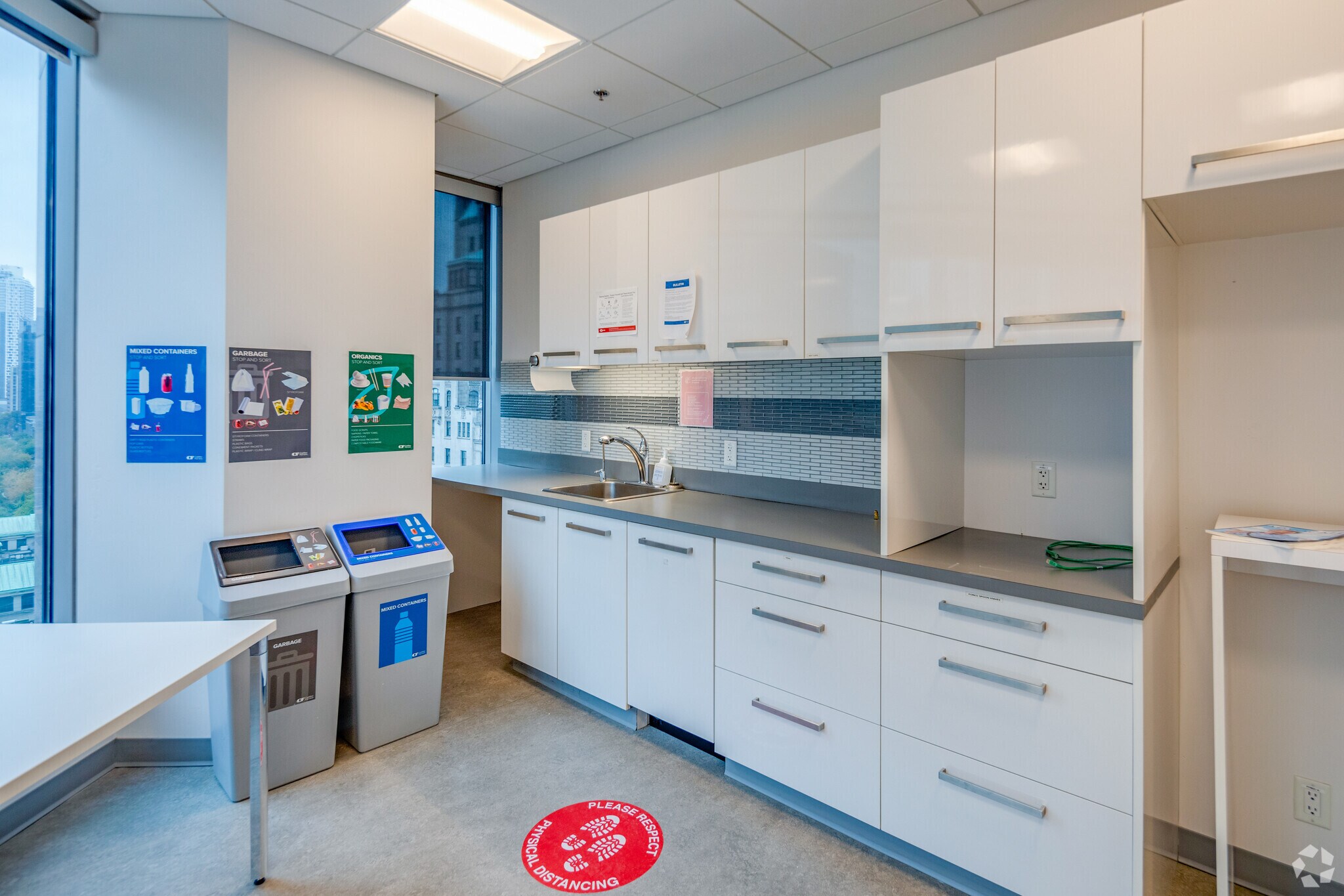 885 W Georgia St, Vancouver, BC V6C 3E8 - RBC Building | LoopNet