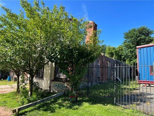 639 Windsor St, Hartford, CT 06120 | LoopNet 639 Windsor St, Hartford, CT 06120 | LoopNet
