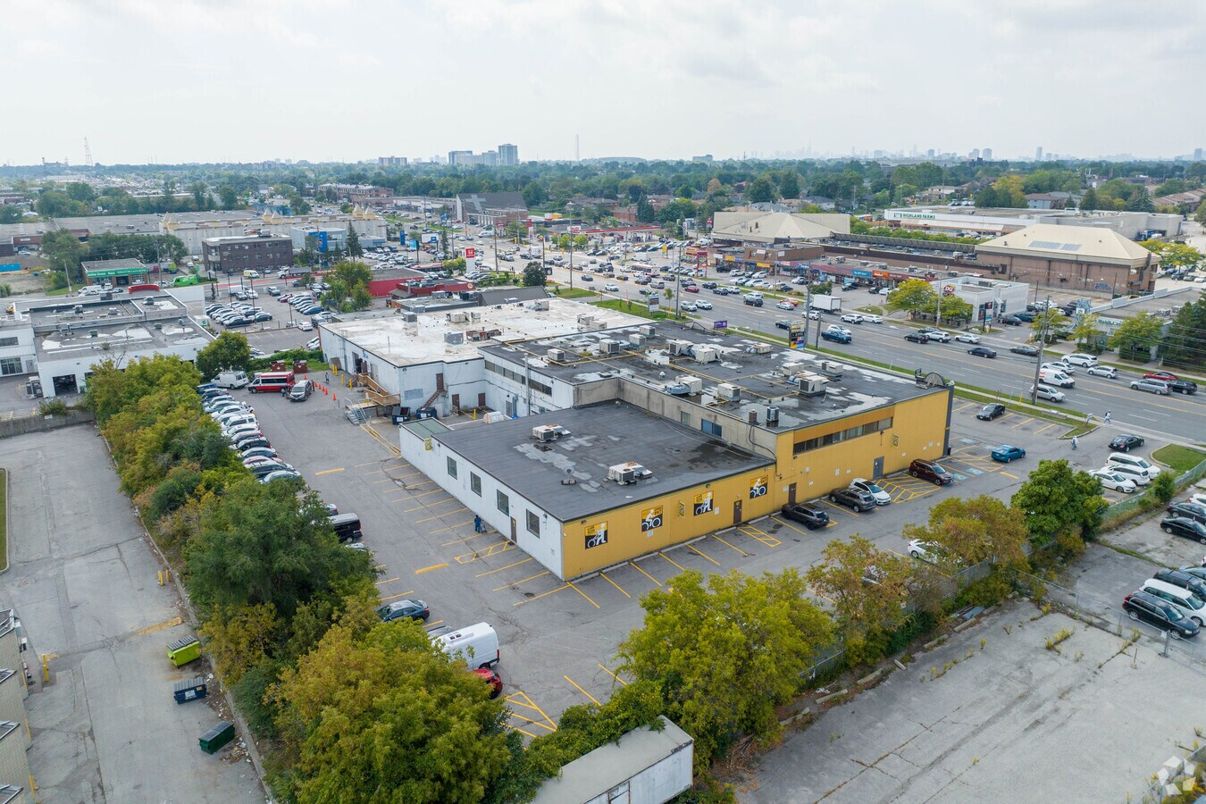 1911 Kennedy Rd, Toronto, ON M1P 2L9 | LoopNet