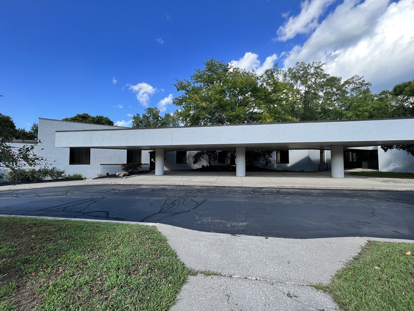 3000 E Ridge Rd, Rochester, NY 14622 - Former Corporate HQ Suburban ...