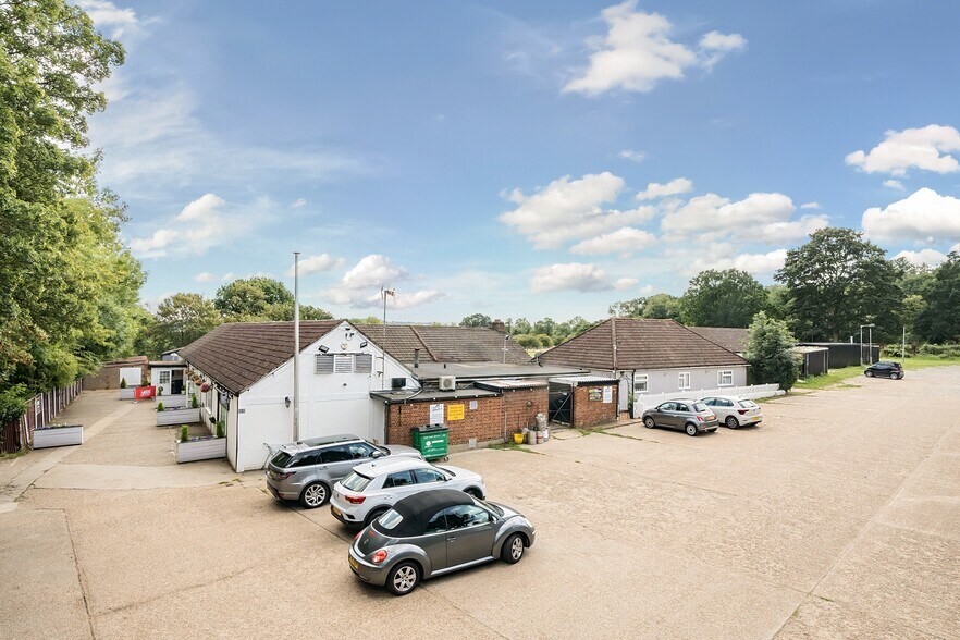 Oxford Rd, Sidcup, LND DA14 6LW - Sidcup & District Conservative Club | LoopNet