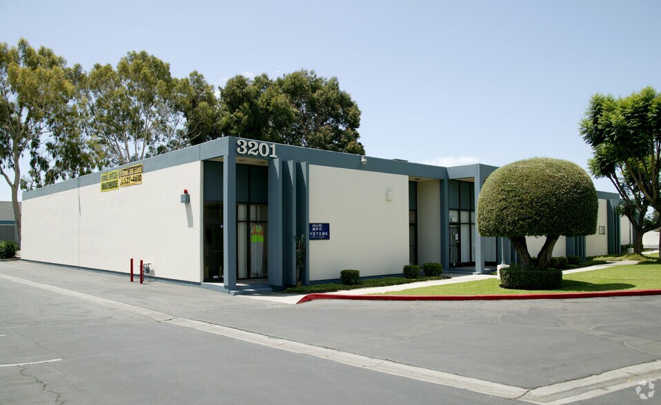 3201 N Alameda St, Compton, CA 90222 | LoopNet