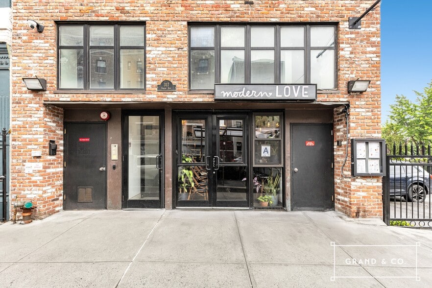 317 Union Ave, Brooklyn, NY 11211 - Williamsburg Restaurant w/ gas and venting | LoopNet
