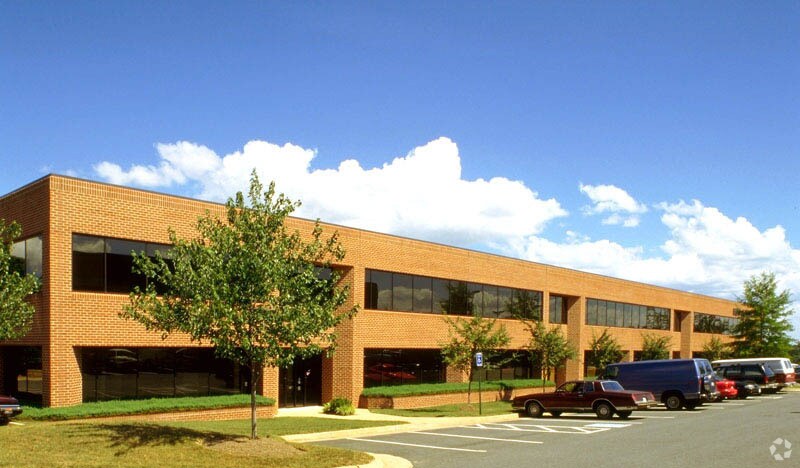 7400 Fullerton Rd, Springfield, VA 22153 - Fullerton Square | LoopNet