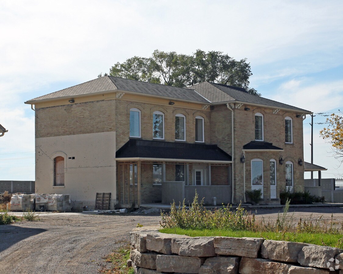 1601 Hopkins St, Whitby, ON L1N 9N1 | LoopNet