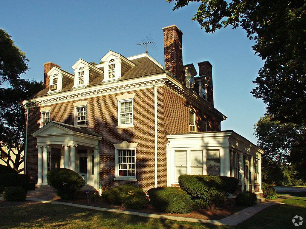 4601 S Broad St, Philadelphia, PA 19112 | LoopNet