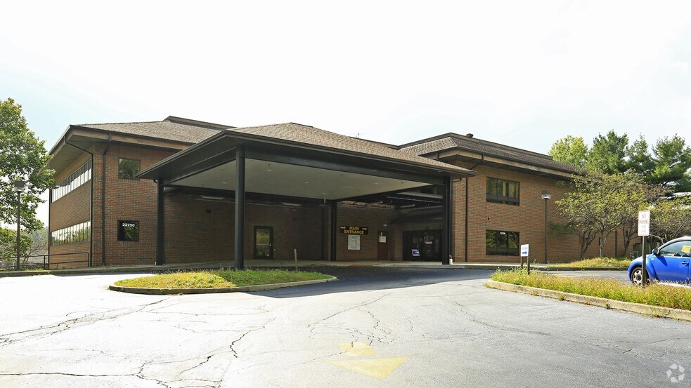 22750 Rockside Rd, Bedford, OH 44146 | LoopNet