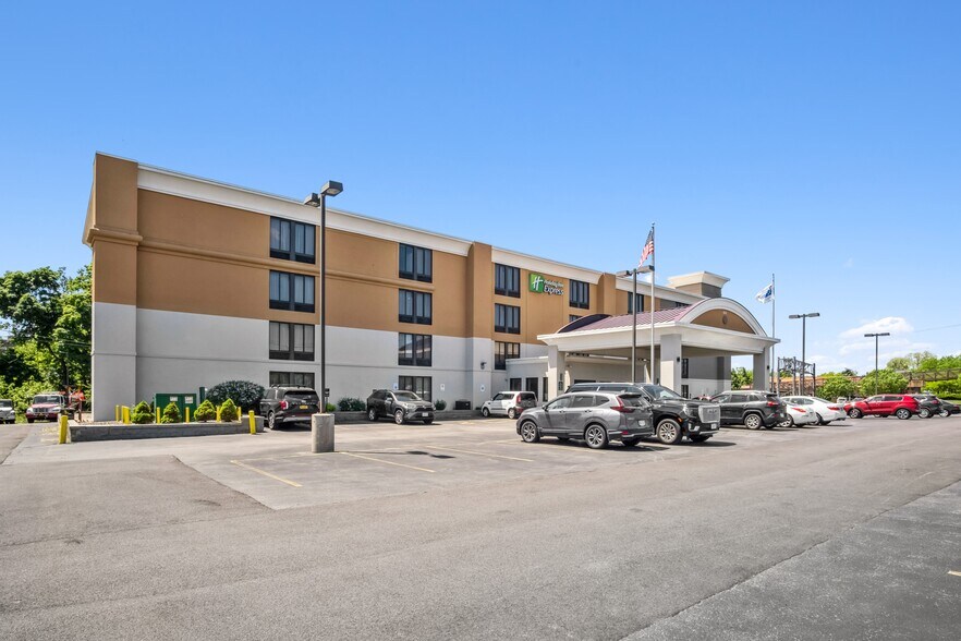 1635 W Ridge Rd, Rochester, NY 14615 - Holiday Inn Express Rochester ...