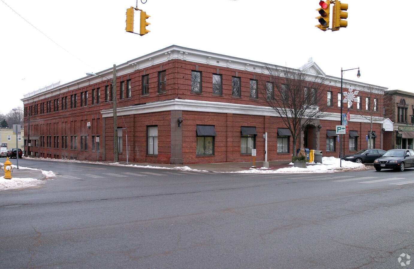 945 Main St, Manchester, CT 06040 - Property Record | LoopNet