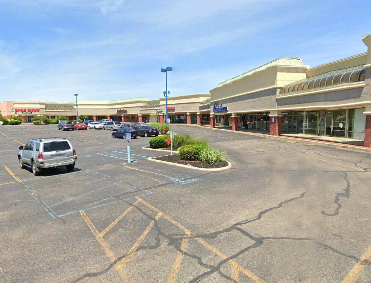 3630 Soldano Blvd, Columbus, OH 43228 - Consumer Square West | LoopNet