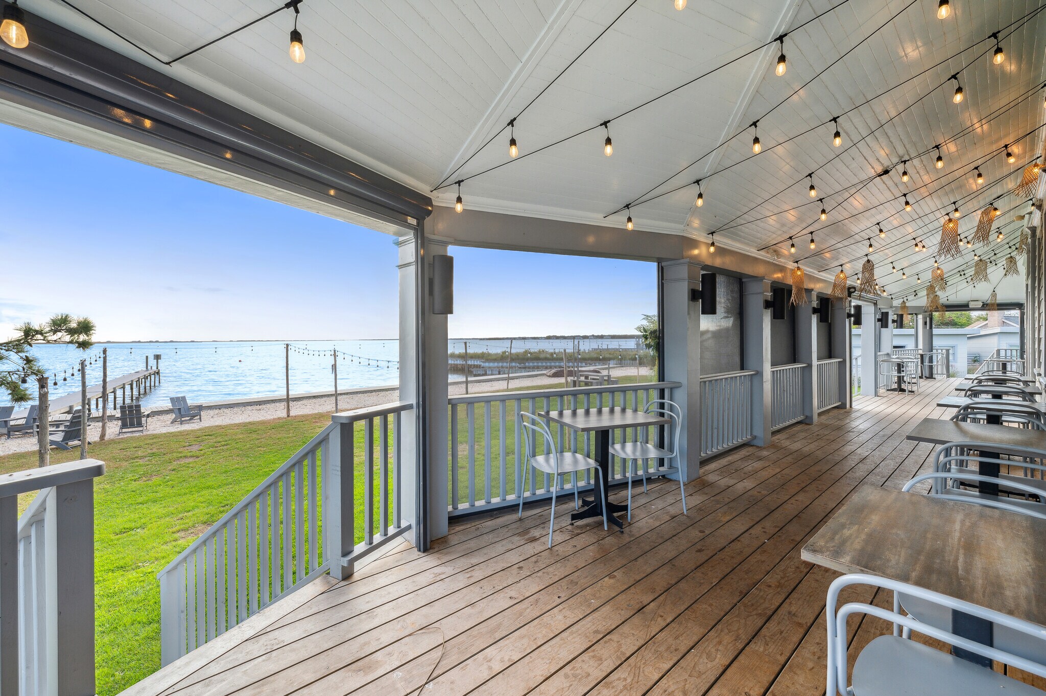32 Lighthouse Rd, Hampton Bays, NY 11946 - The Inn Spot | LoopNet