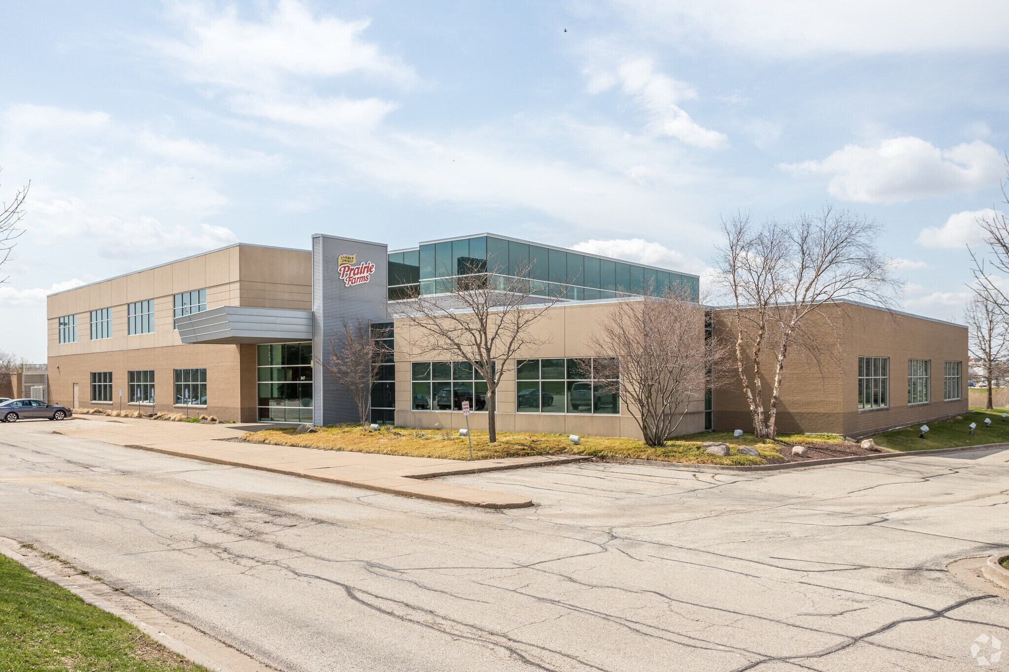 247 Research Pky, Davenport, IA 52806 | LoopNet