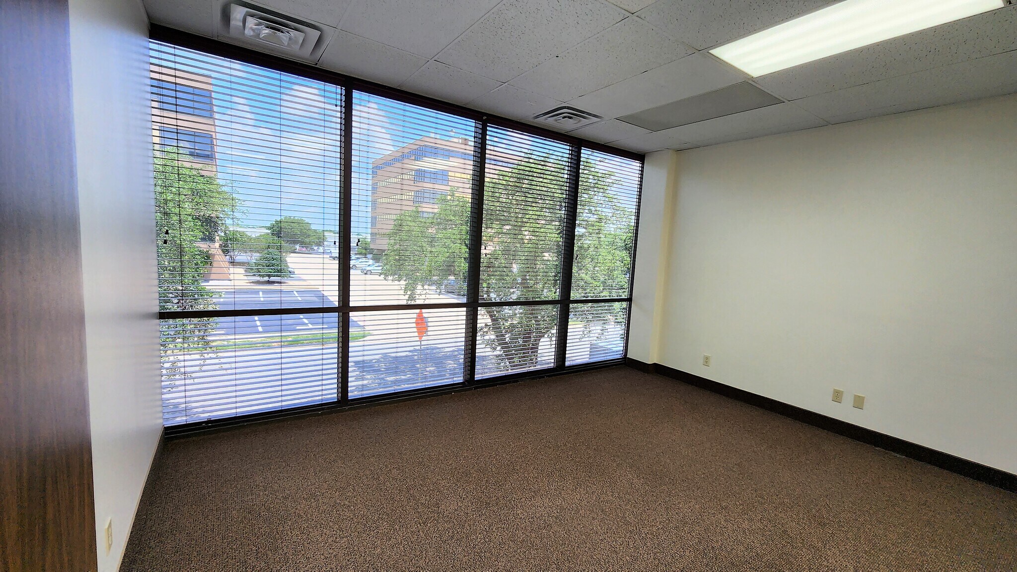235 NE Loop 820, Hurst, TX 76053 - Spectrum Business Building | LoopNet