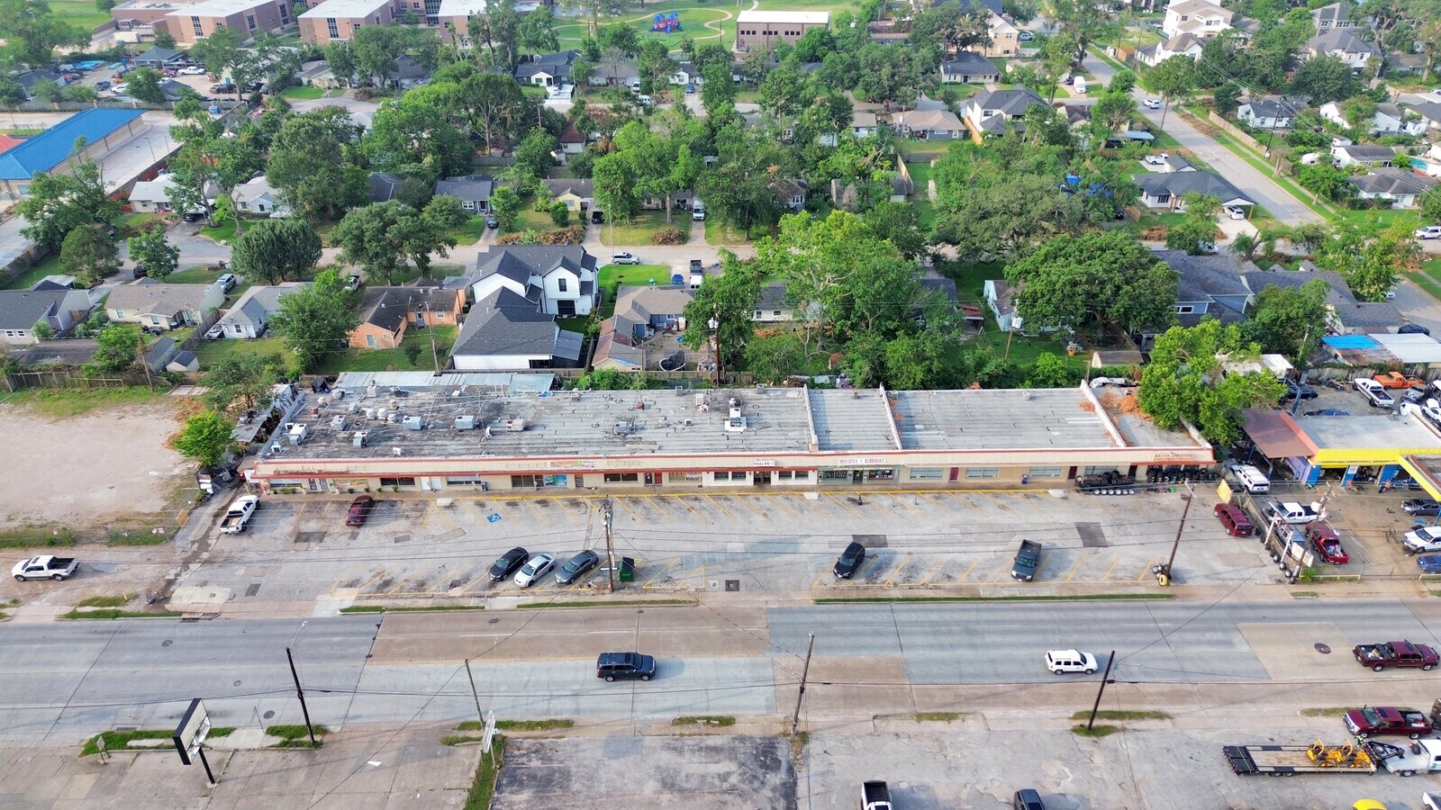 6915-7011 Long Point Rd, Houston, TX 77055 | LoopNet