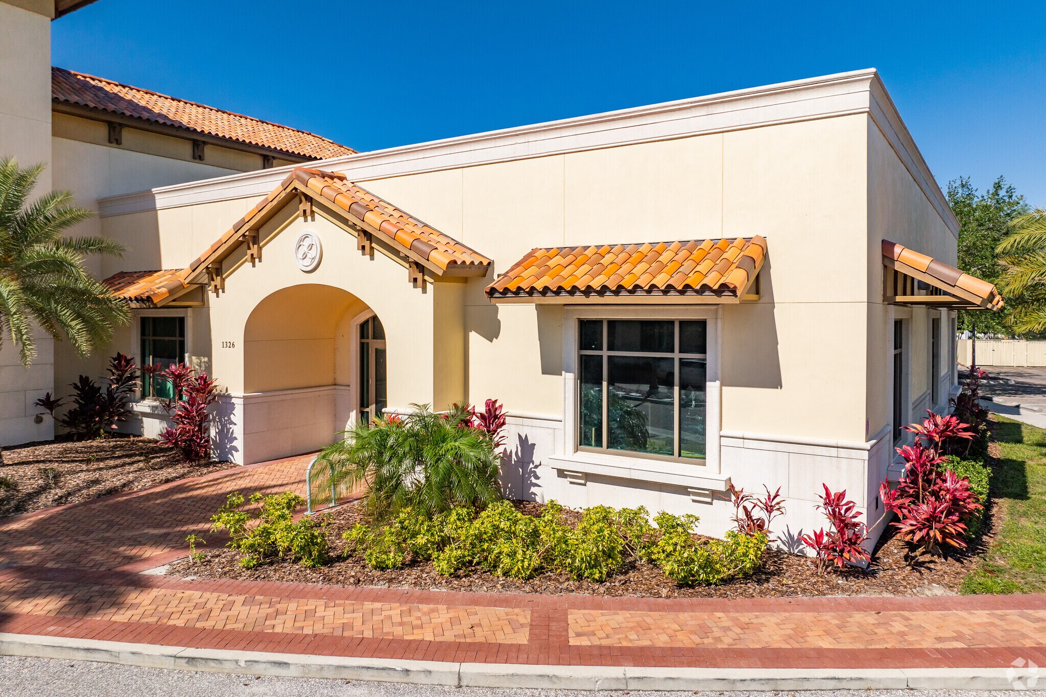 Little Rd, Trinity, FL 34655 - Trinity Tuscan Center | LoopNet