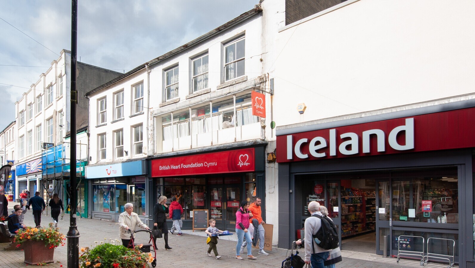 8 Commercial St, Aberdare, CF44 7RW | LoopNet