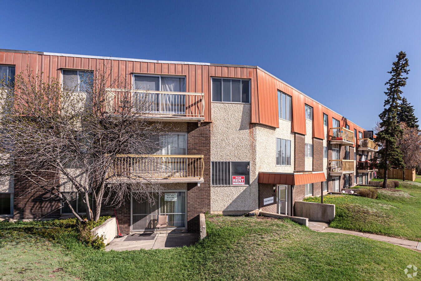 13104 Fort Rd NW, Edmonton, AB T5A 1B9 | LoopNet