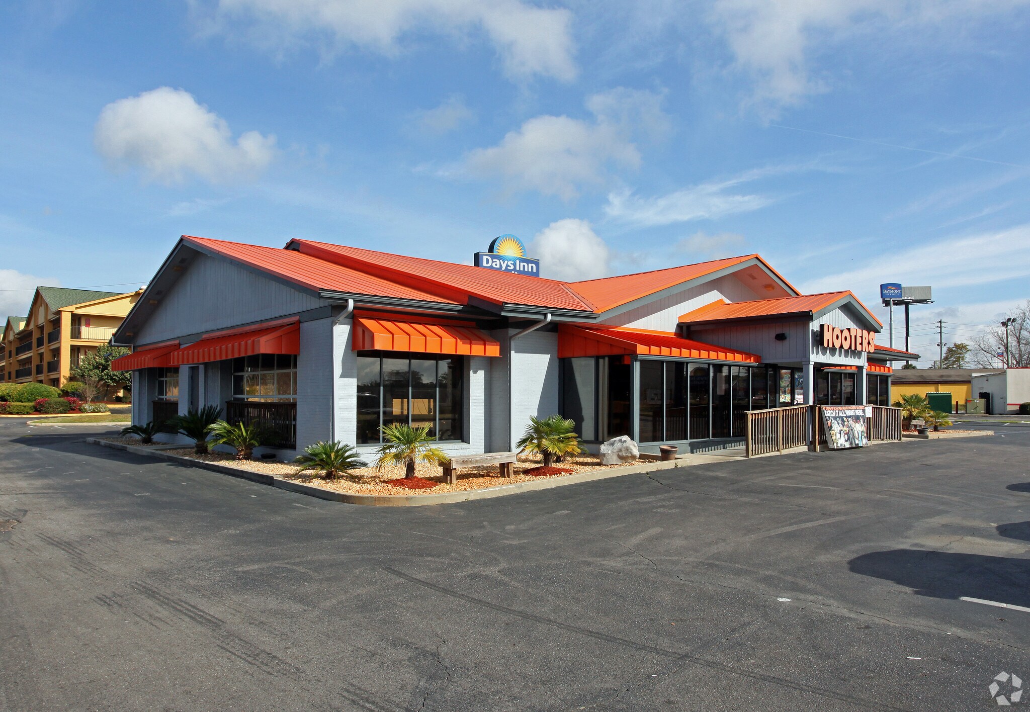 5470 Inn Rd, Theodore, AL 36619 - Former Hooter's | LoopNet