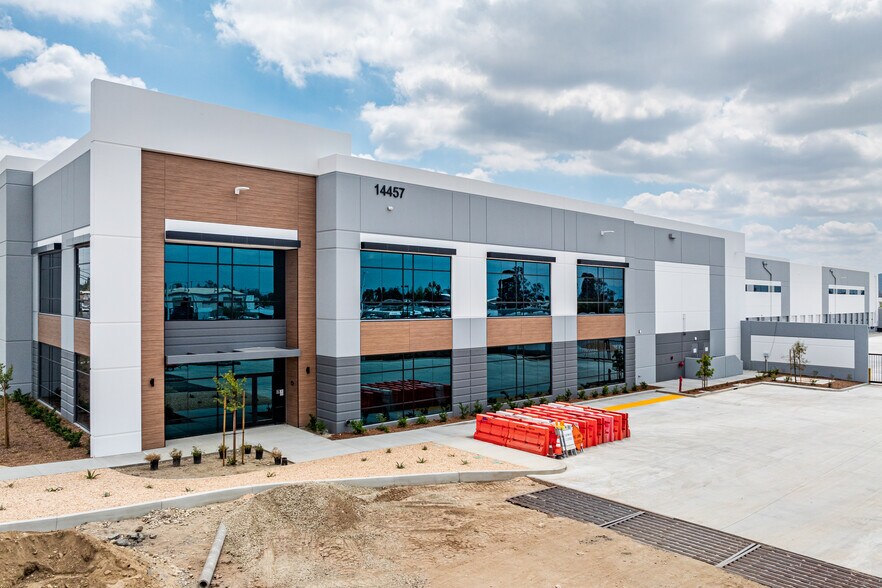 10681 Production Ave, Fontana, CA 92337 - Cubework Fontana | LoopNet