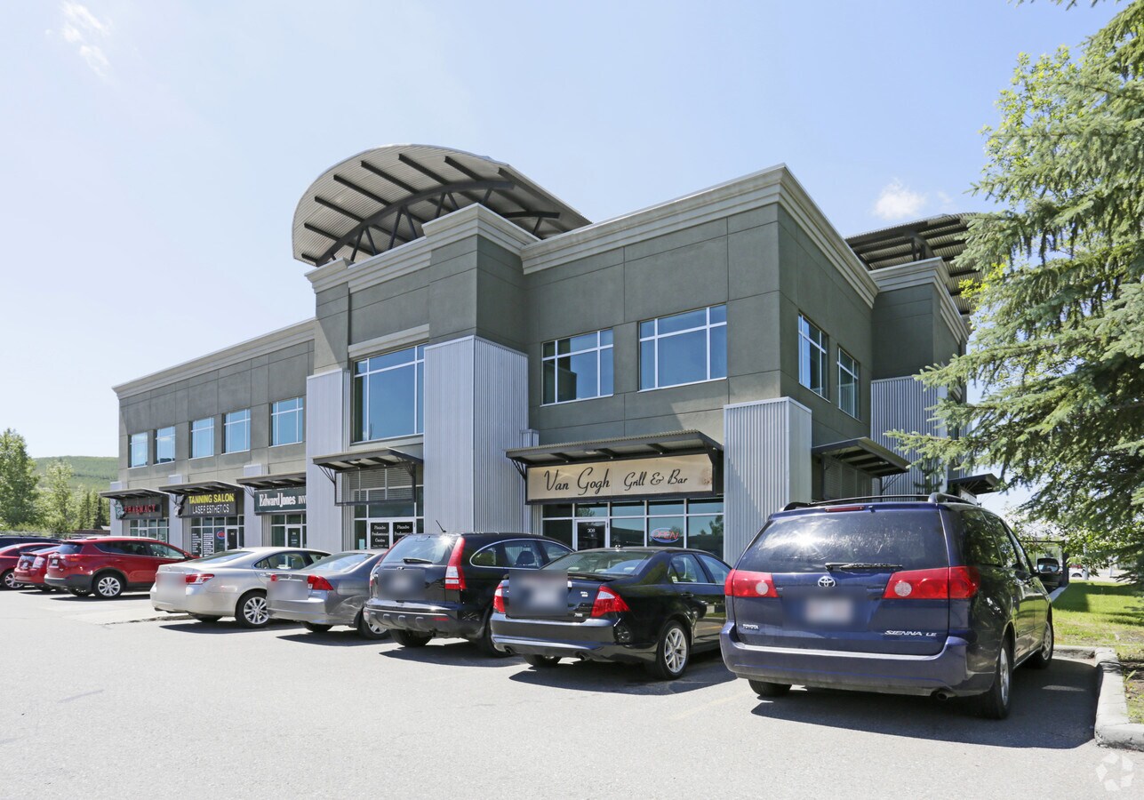 11245 Valley Ridge Dr NW, Calgary, AB T3B 5V4 | LoopNet