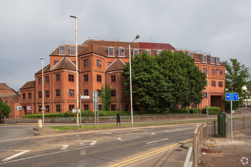 1 Park Rd, Uxbridge, UB8 1NW | LoopNet