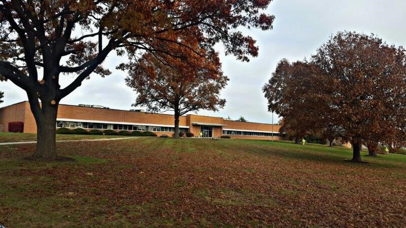 687 Fee Fee Rd, Maryland Heights, MO 63043 | LoopNet