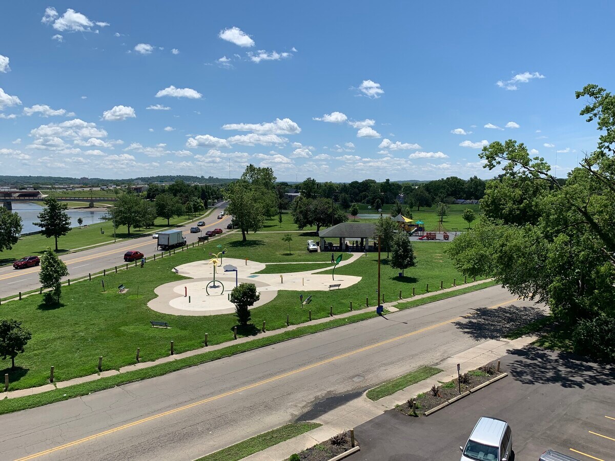 848 Riverview Ter, Dayton, OH 45402 - Wright View Apartments | LoopNet