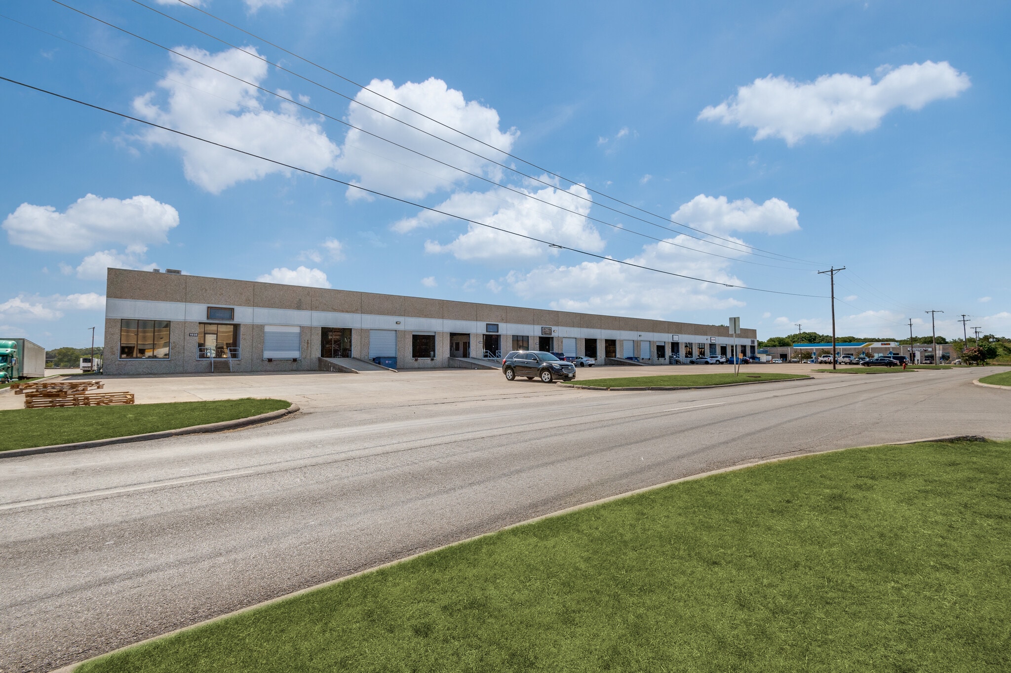 1922-1938 N Great Southwest Pky, Grand Prairie, TX 75050 - Industrial for Lease | LoopNet