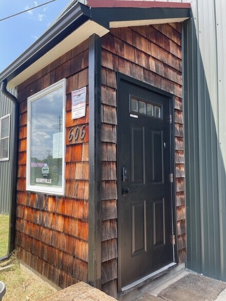606 E Main St, Berryville, VA 22611 | LoopNet 606 E Main St, Berryville, VA 22611 | LoopNet