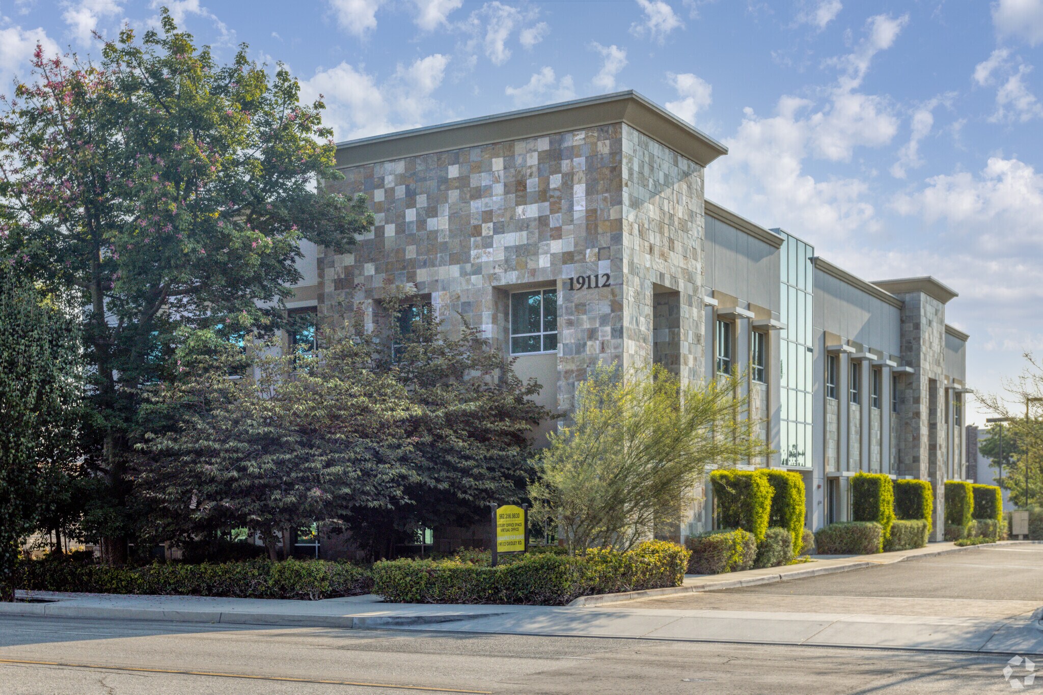 19112 Gridley Rd, Cerritos, CA 90703 - World Financial Center | LoopNet