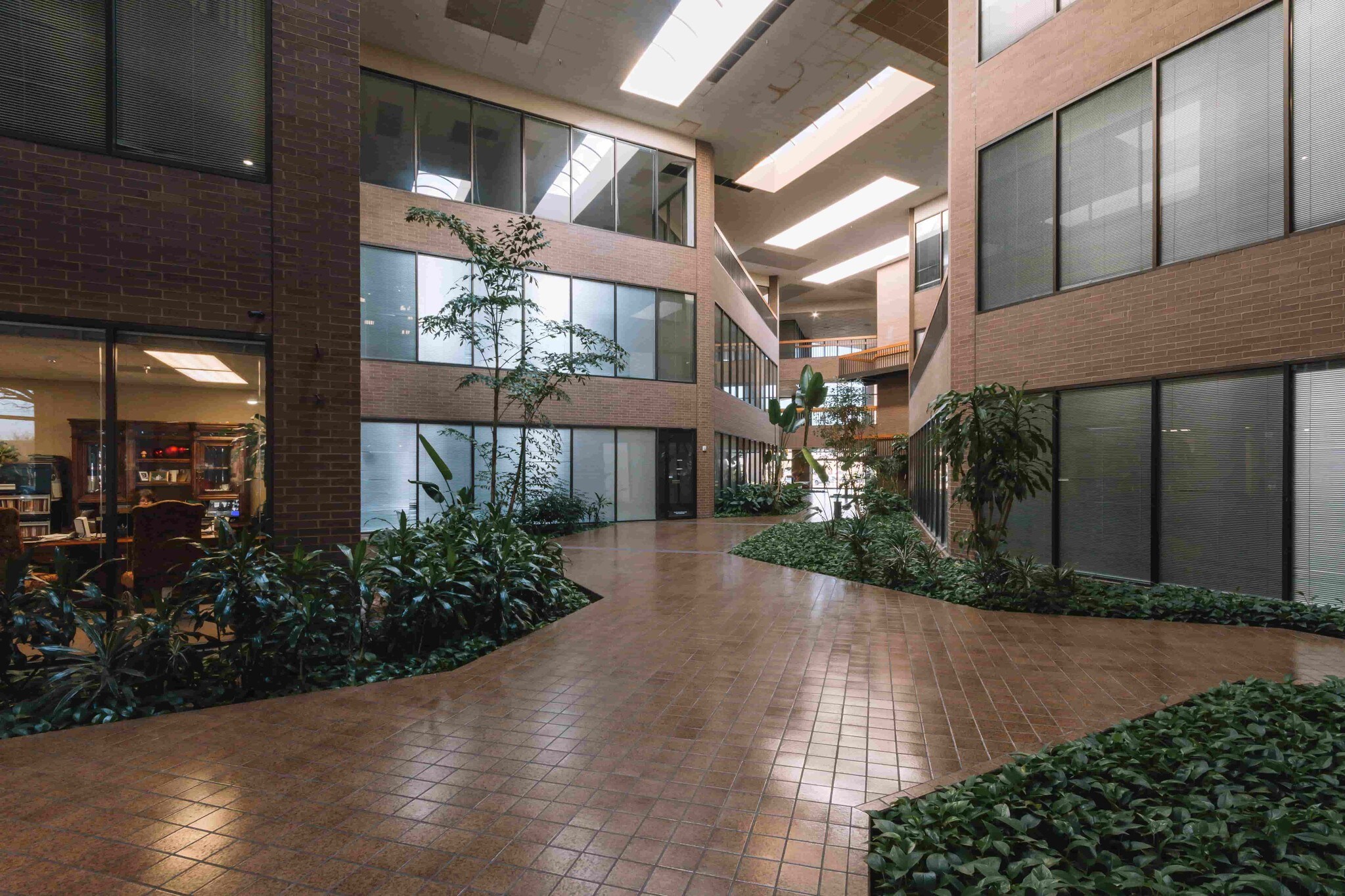 7447 Harwin Dr, Houston, TX 77036 - Harwin Plaza | LoopNet