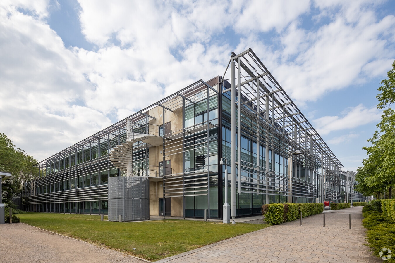 Sanderson Rd, Uxbridge, UB8 1DH - Office for Lease | LoopNet